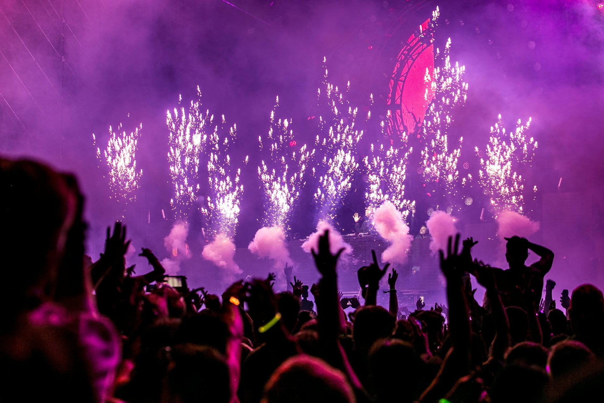 10 Movies Every Raver Should See – iHeartRaves