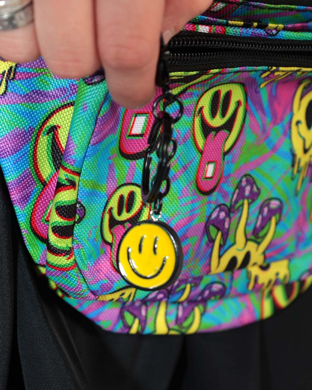 Tripp Out UV Reactive Fanny Pack – iHeartRaves